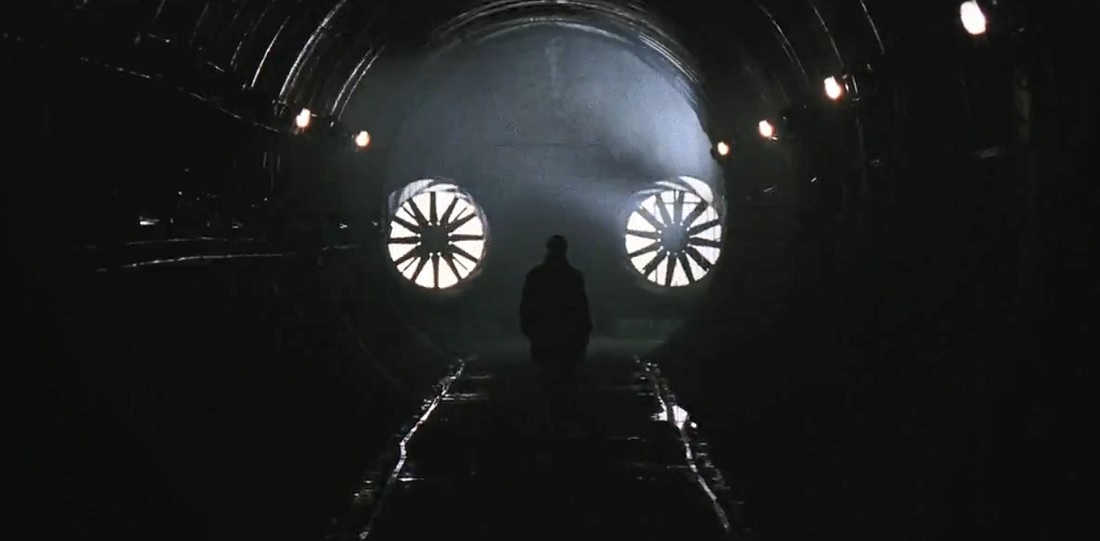 Review ý nghĩa phim Kontroll: đợi chờ nàng Thỏ thiên thần