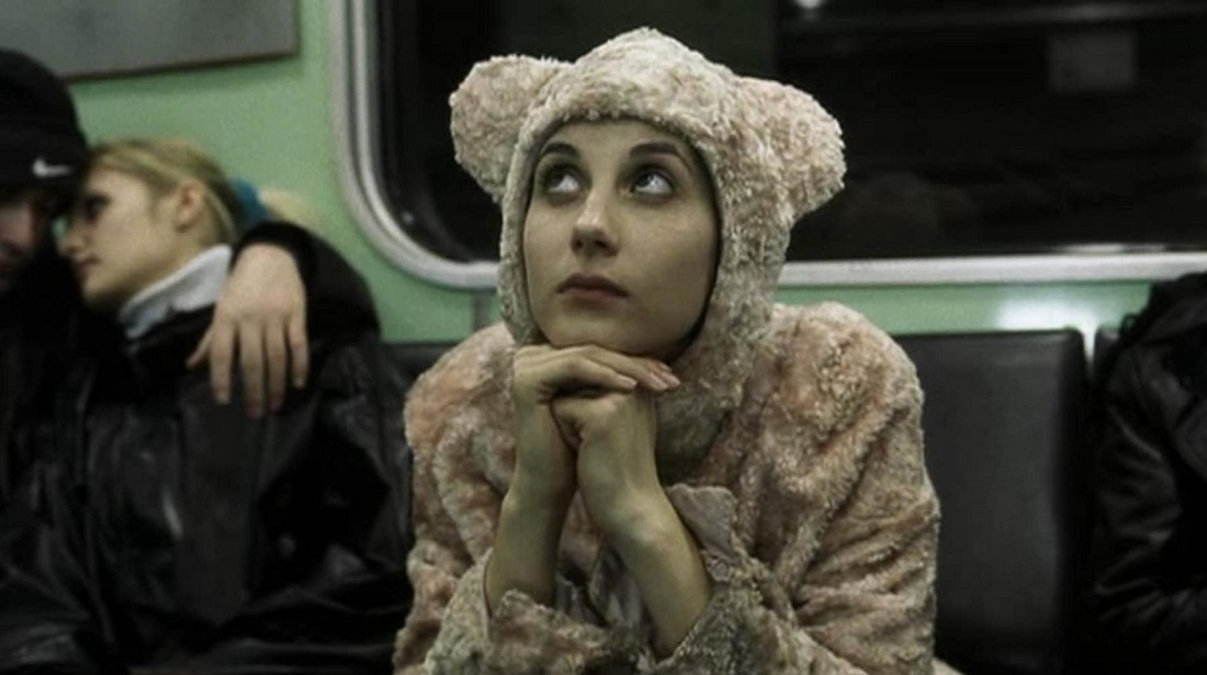 Review ý nghĩa phim Kontroll: đợi chờ nàng Thỏ thiên thần